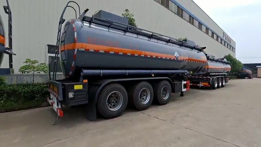 28.3方盐酸 液碱 次氯酸钠 罐式半挂车(钢衬塑防腐罐体)#化工车