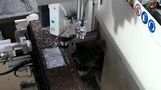 #系统门窗 高精级加工设备,是高品质系统门窗的基础保障