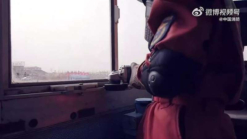 【“应急使命·2022”演习之列车倾覆救援】演习模拟地震造成列车...