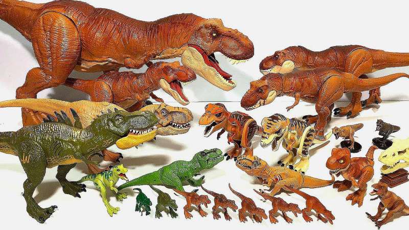 侏罗纪霸王龙模型有大有小关节灵活
