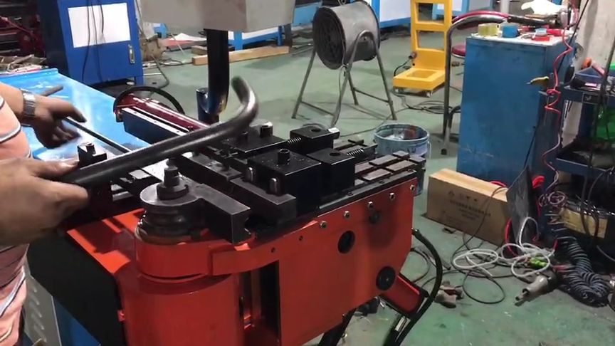 抽芯液压弯管机,原来管材需要这样弯才不会变形