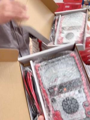 雇了个小工,打包万用表,你说这一天开多少钱合适?