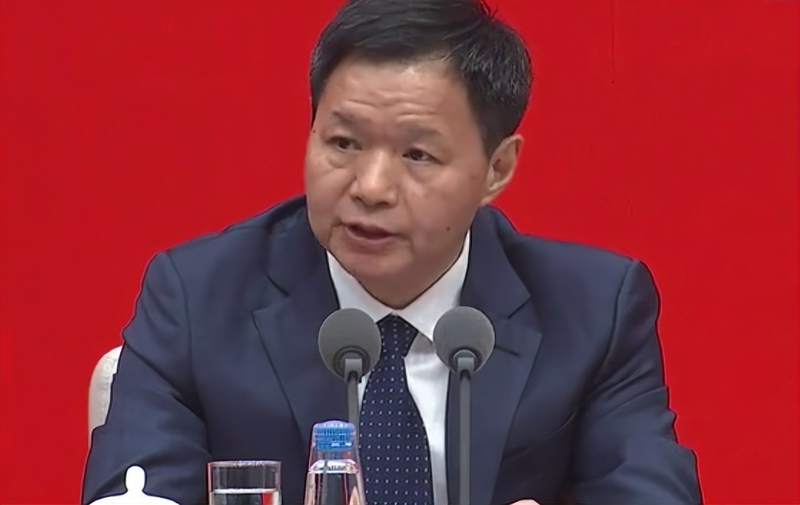 D2809次列车脱线事故原因:列车高速运行中撞上泥石流
