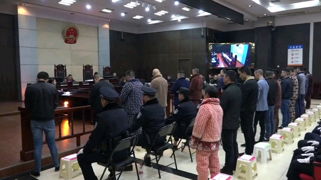 湖南娄底“宝马女司机醉驾撞人拖行”案一审宣判