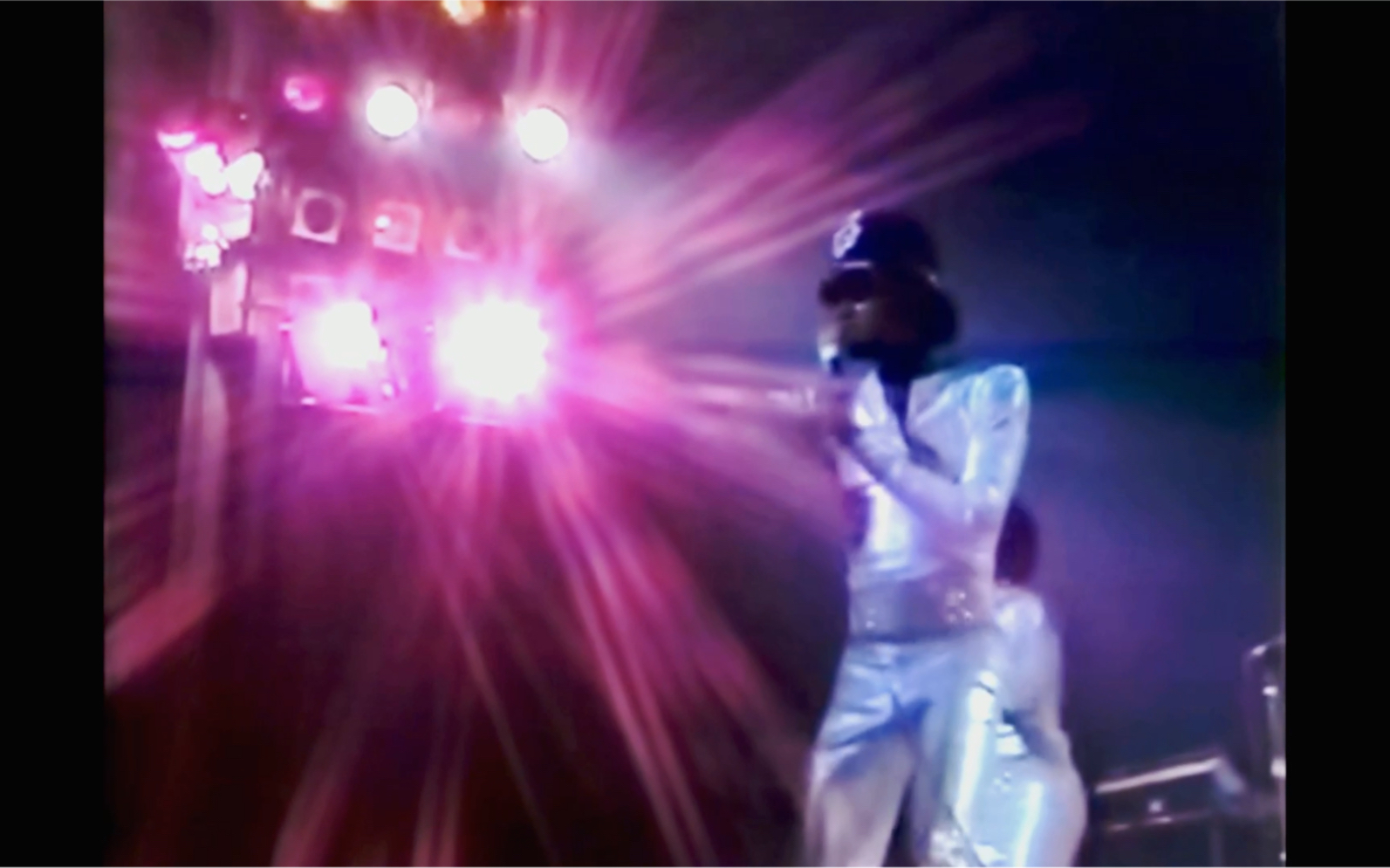 早期老迈比较欢乐的歌《Blame It on the Boogie》