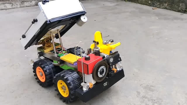 牛人创意手工,用旧电器制作四驱拖拉机模型,这手工了得