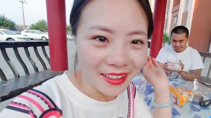 红红网购酒精测试仪,老公亲自实验,蛋黄派是否含有酒精?