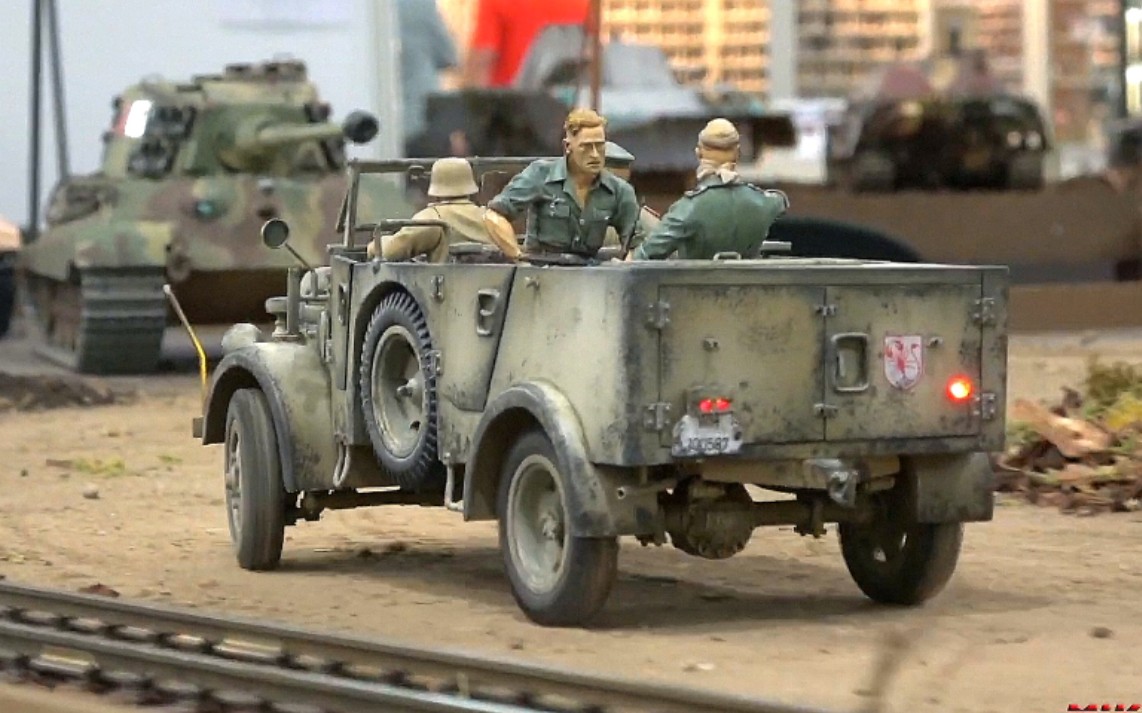 真仿真!RC遥控军事越野车辆 遥控模型 遥控车