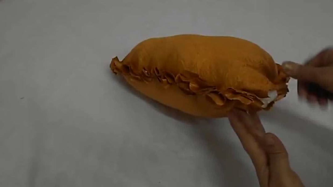 抱枕不用买,纯手工制作,用家里的旧衣服就能改造个漂亮的作品