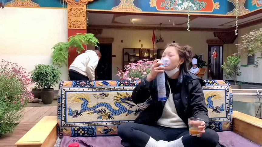 #唐卡 请大哥为你示范正确的吸氧#vlog日常 #在路上