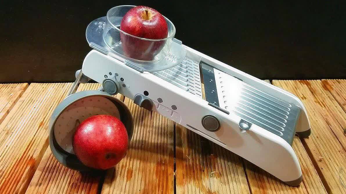 走红国外的蔬菜切片工具,一按一压就切好了,一秒钟超越大厨师!