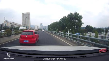 Leauto_20180624_144001A 转弯压线