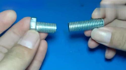 一节电池制作220伏微型发电机,超强大的发电机!