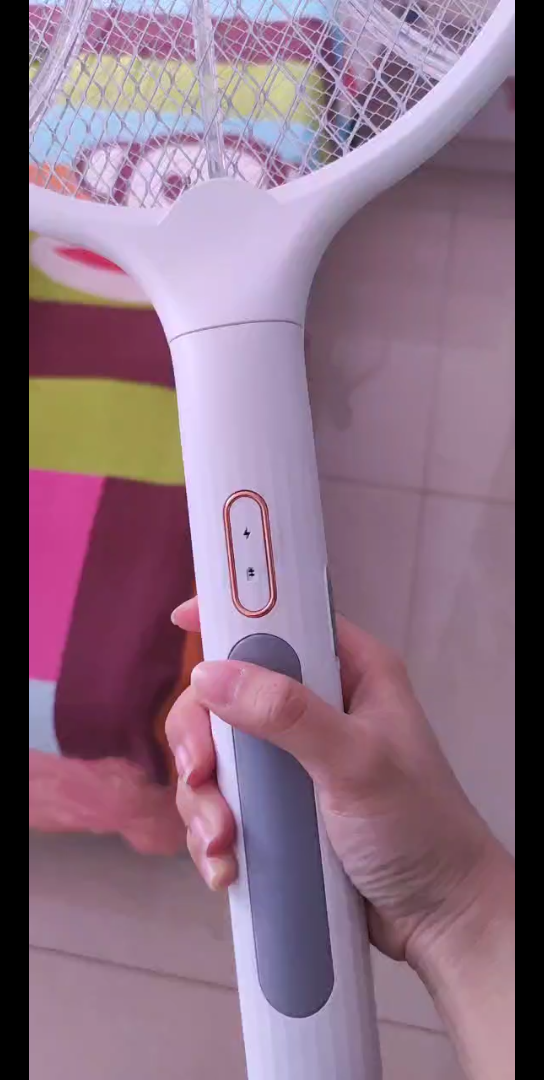 电蚊拍居然不能一击毙命?连环放电让苍蝇彻底退出这个舞台!