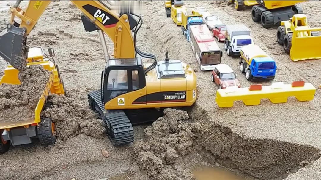 挖掘机吊机玩具作业视频 挖沙工程车小游戏