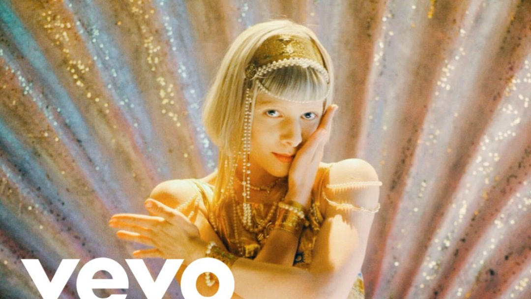 晚间福利【MV首播】挪威公主AURORA新单《Exist For Love》