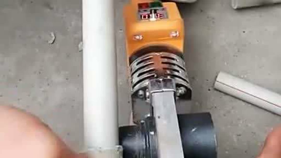 25的PPR弯头连接20PPR管,没有变接,老师傅教你一招,