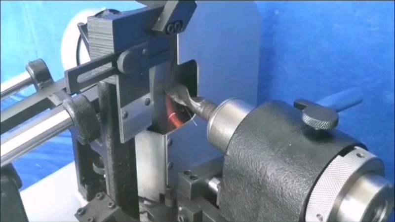 新沃德WD-Z50钻头研磨机修磨12-50mm范围的锥柄麻花钻头