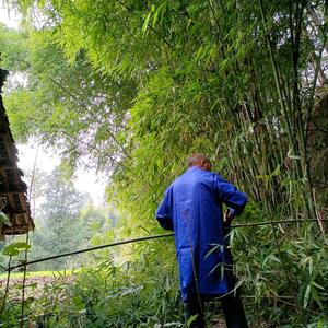 农村竹编手艺人 