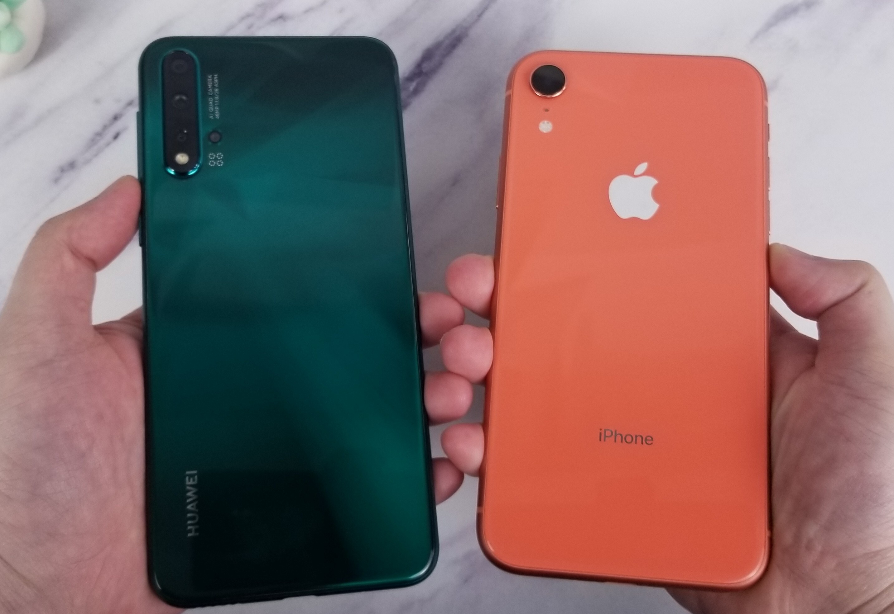 华为nova5Pro对比iPhoneXR,网友:单看颜值就知道谁赢了!