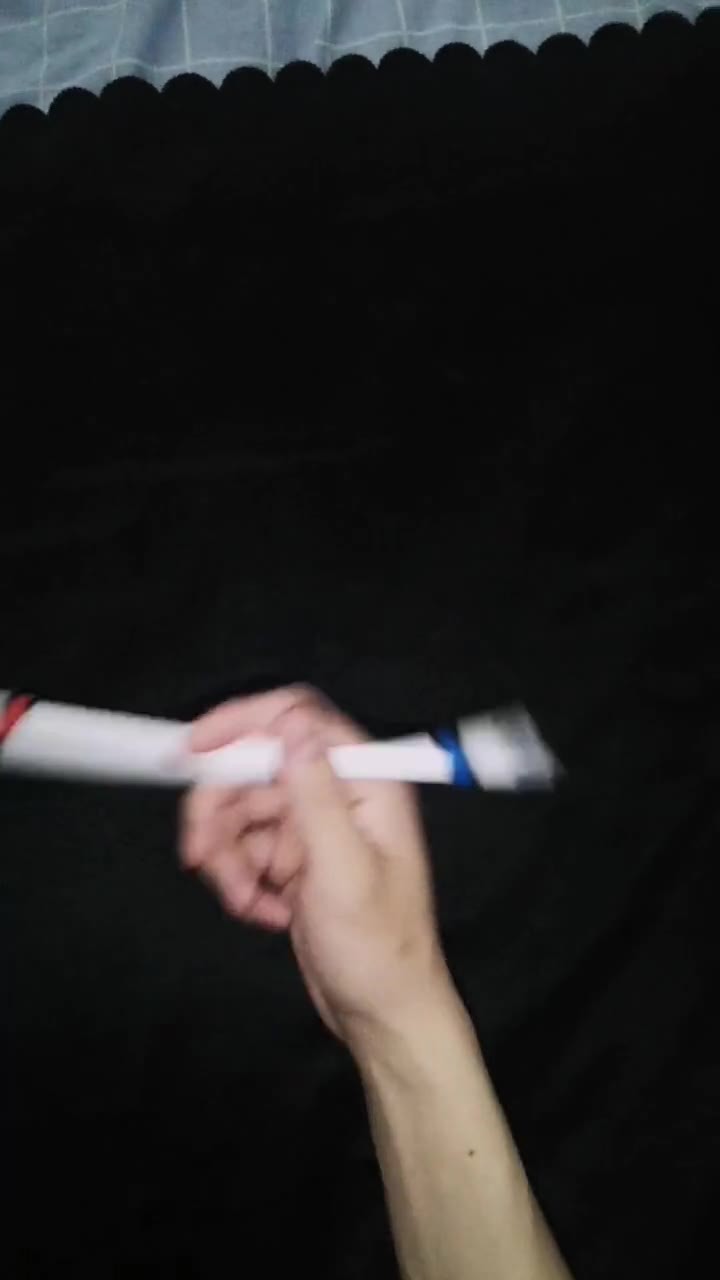 非常简单喔,酷炫转笔教学