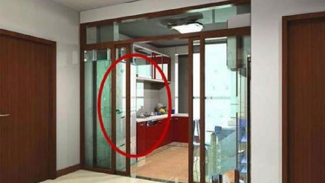 厨房不要装推拉门了,现在都流行装这种门,真的是时尚又大方!