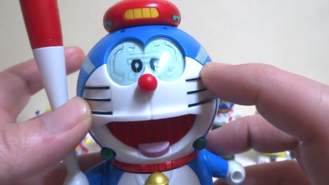 带你试玩万代奇趣超合金玩具哆啦A梦化身变形金刚梦幻合体