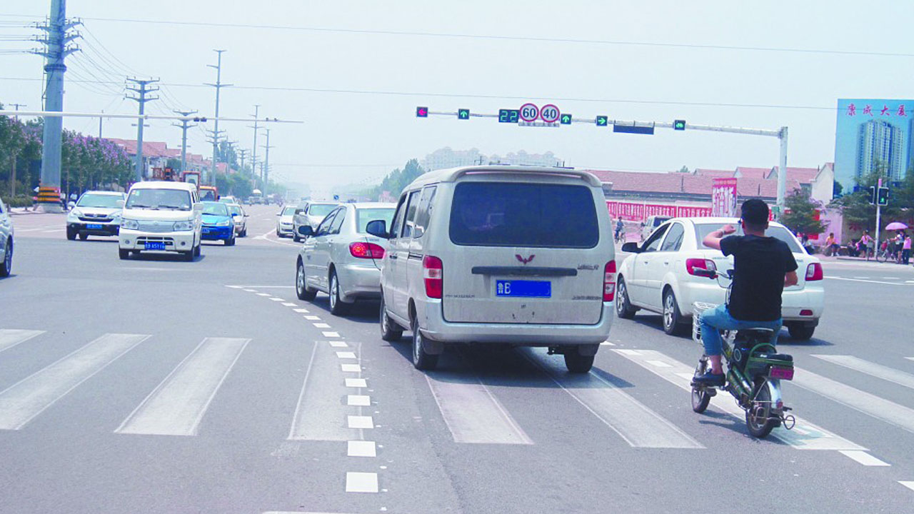 左转待转区的正确驾驶三步走,再也不怕走错扣分了!