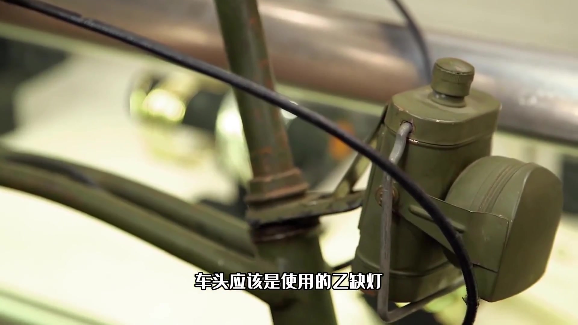 典当之星,科技是个圈,你敢相信现代人骑的折叠自行车,早在二战前就有...