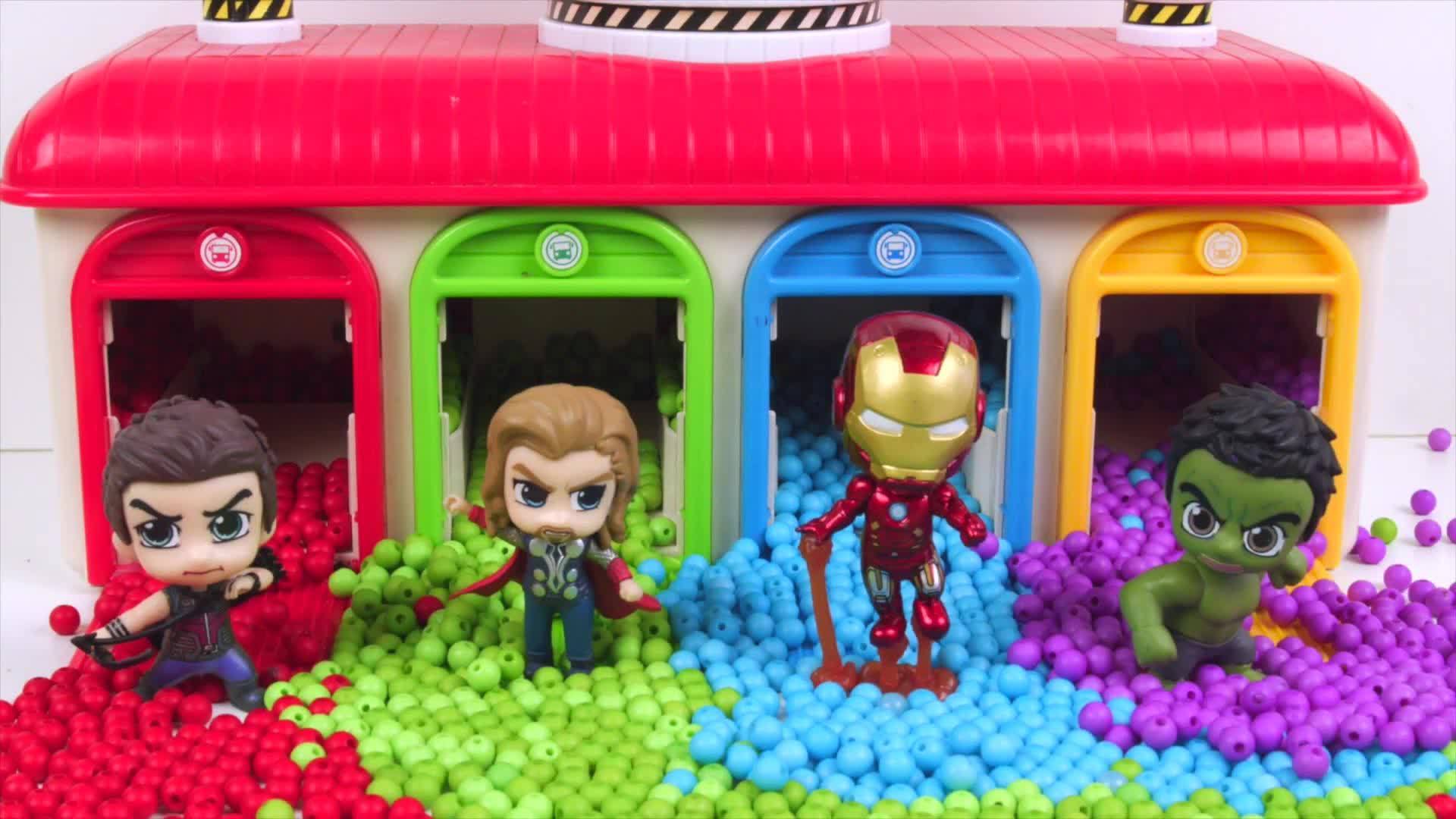 早教玩具四个魔法门藏着什么有趣的玩具呢动画亲子卡通