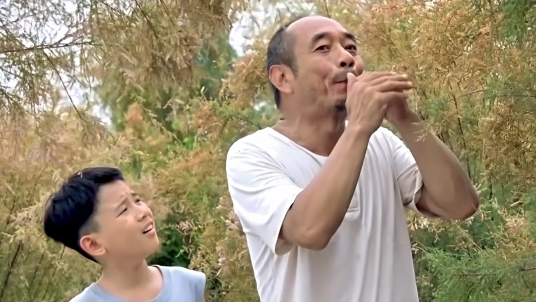 百鸟朝凤:师傅教小徒弟吹唢呐,听到天鸣学鸟叫,表情瞬间亮了