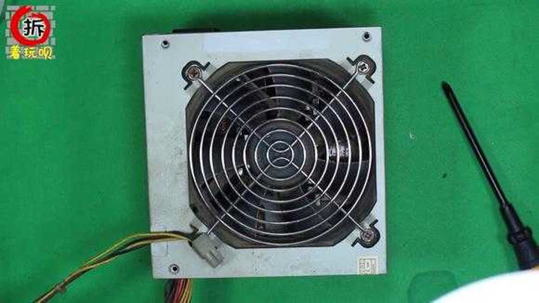 电脑电源坏了,拆解开发现是这个原因,你的电脑电源用成样也快了