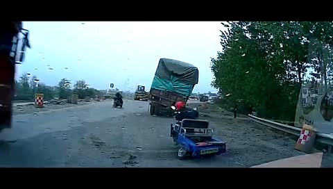 最牛电瓶三轮车 车祸视频集锦高清