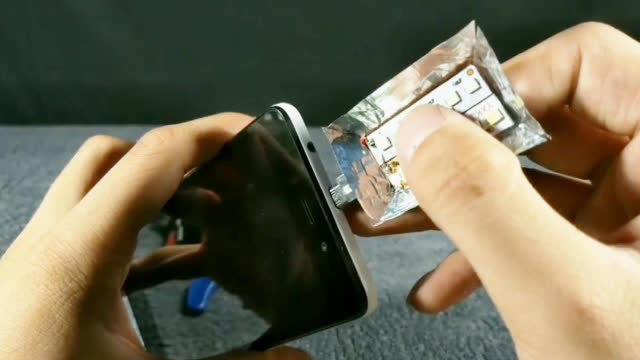 移动小工具LED新品出炉,看起来蛮实用的,是黑客的新作吗