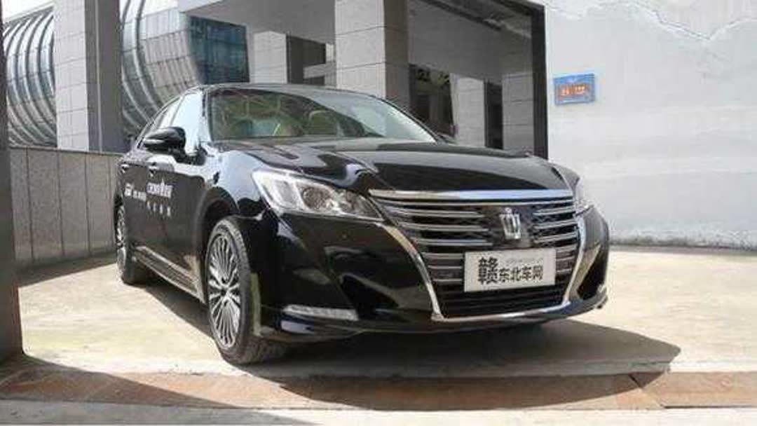 宜家商用两不误 原创试驾丰田新皇冠2.0T顶配