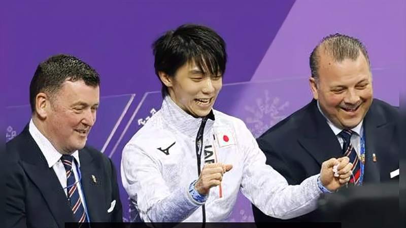 羽生结弦为何独自来北京参加冬奥,他的教练呢,与4A失误有关吗
