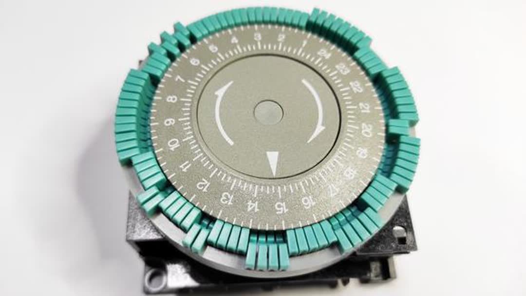 拆一个德国机械编程定时开关,24小时内循环,DIY养鱼充电好助手