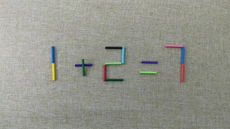 要移动1根木棒才能使等式变为相等 来试试看吧