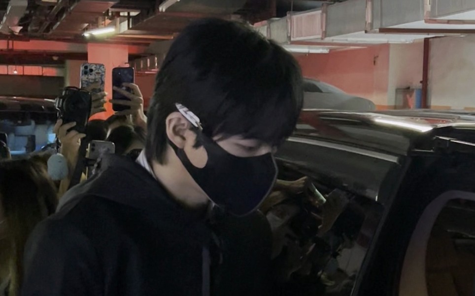 220601刘宇宁出发录制《开始推理吧》