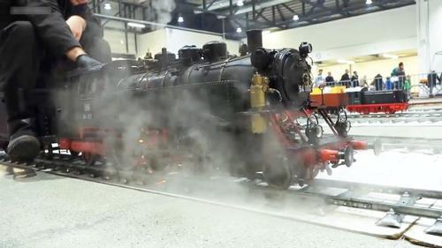 展览上的蒸汽火车模型,这个还原水平真是没谁了!