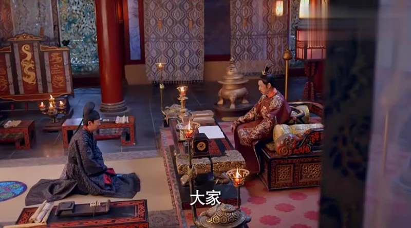 女孩竟和死去的皇后长得一模一样 皇上听闻后果断去看了她一眼