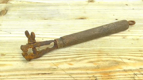 翻新老旧的钟表夹