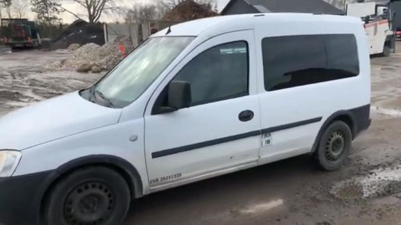 路边捡到一辆没人要的欧宝汽车,加上油还能开几年,赚大了