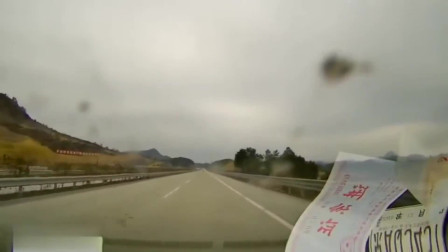 行车记录仪:新手就是新手,就没见过有哪个老司机像这辆新手长安这样...