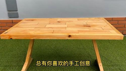 用木块拼接实木桌子,太有创意了