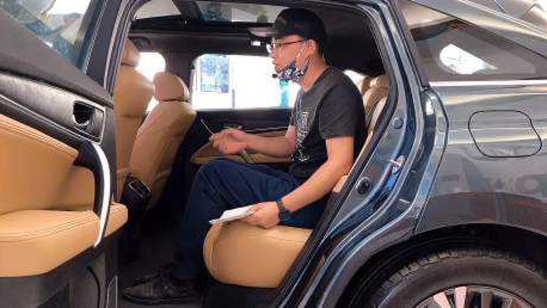 座舱比X5还气派,堪称移动大沙发,不到28万,还配272ps