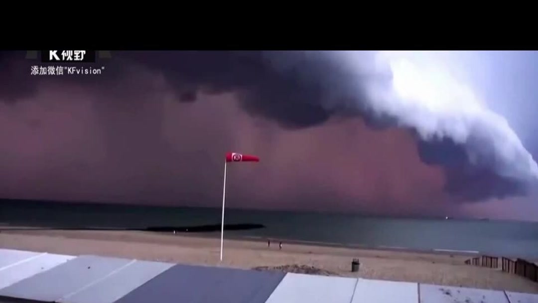 [K分享] 酷似外星入侵!实拍超震撼暴雨!