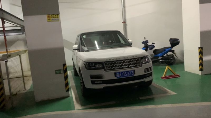 小区停车场为什么一层收费一层免费 大家怎么看
