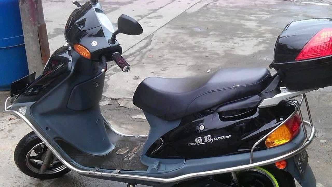 电瓶车长时间闲置,电池饿死了怎么办?专业师傅1招教你解决问题