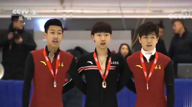 回顾短道速滑,于松楠用120的劲获首个冠军,孙龙很大提高被封王